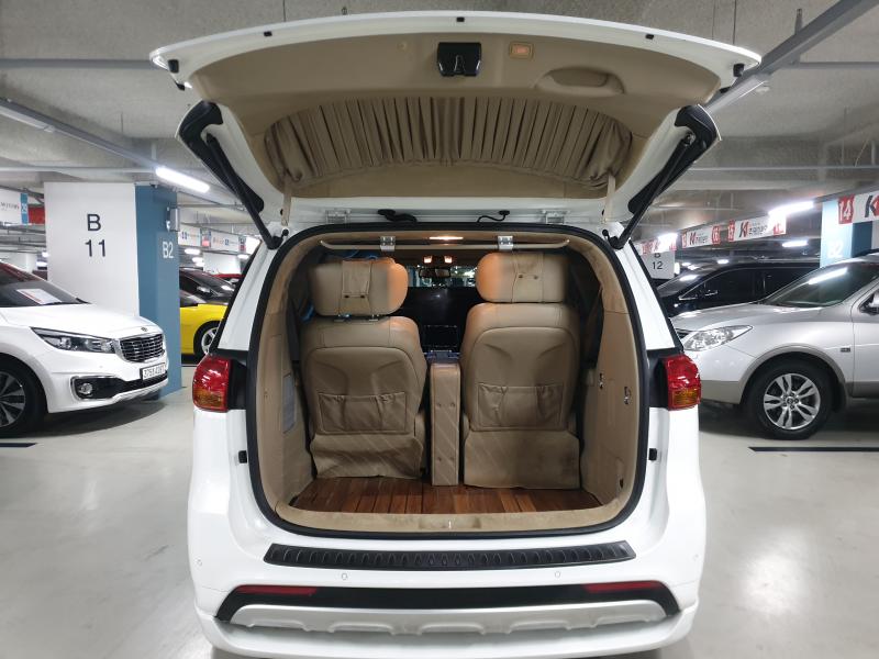 2018 Kia Carnival 3.3L V6 Noble Klasse - TNT-IMEX